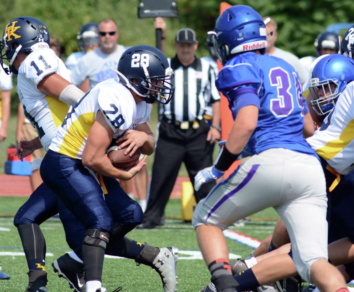 Football: Old Saybrook / Westbrook run past Haddam-Killingworth