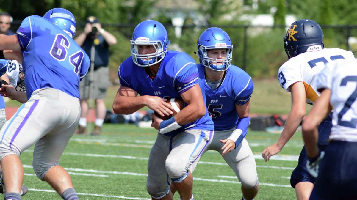 Football: Old Saybrook / Westbrook run past Haddam-Killingworth