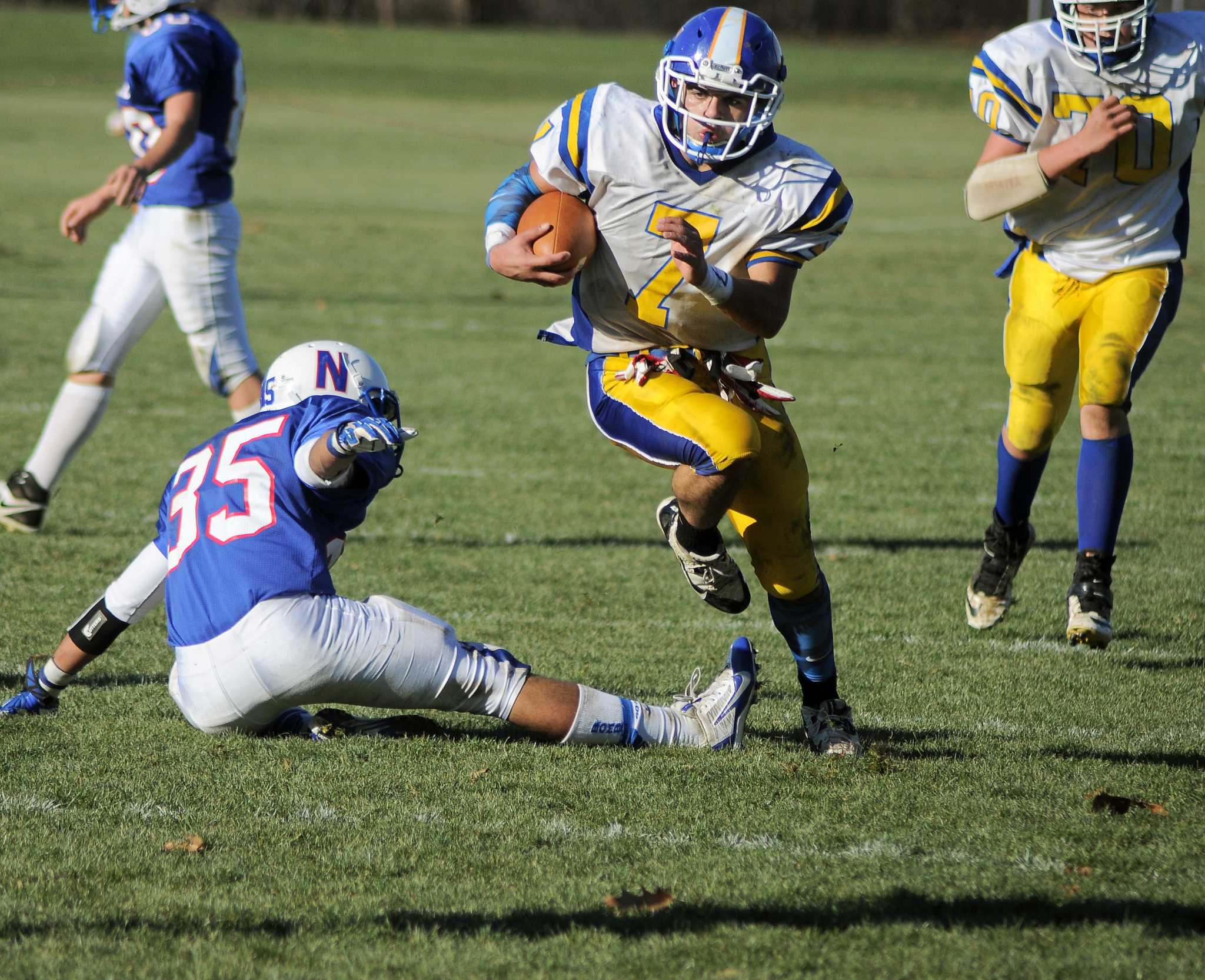 Gilbert/Northwestern football downs Nonnewaug