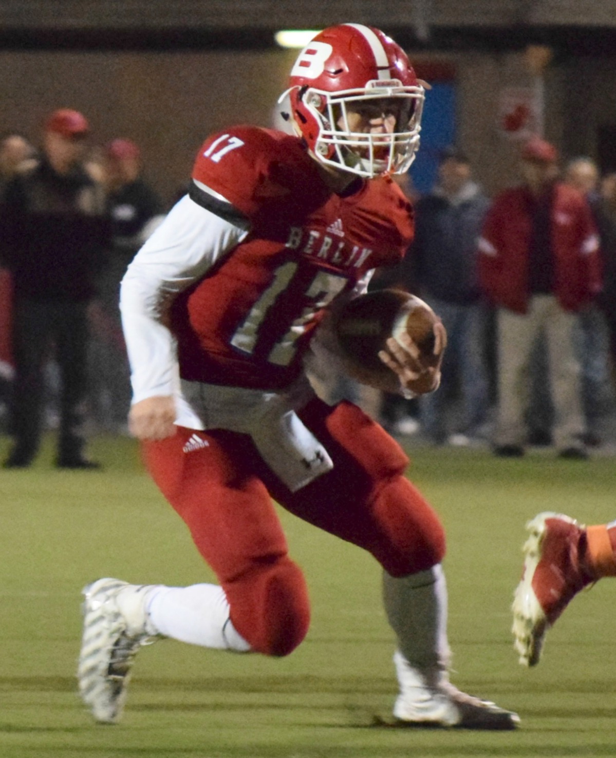 Football: Hamel's OT touchdown lifts Berlin over New Britain, into ...