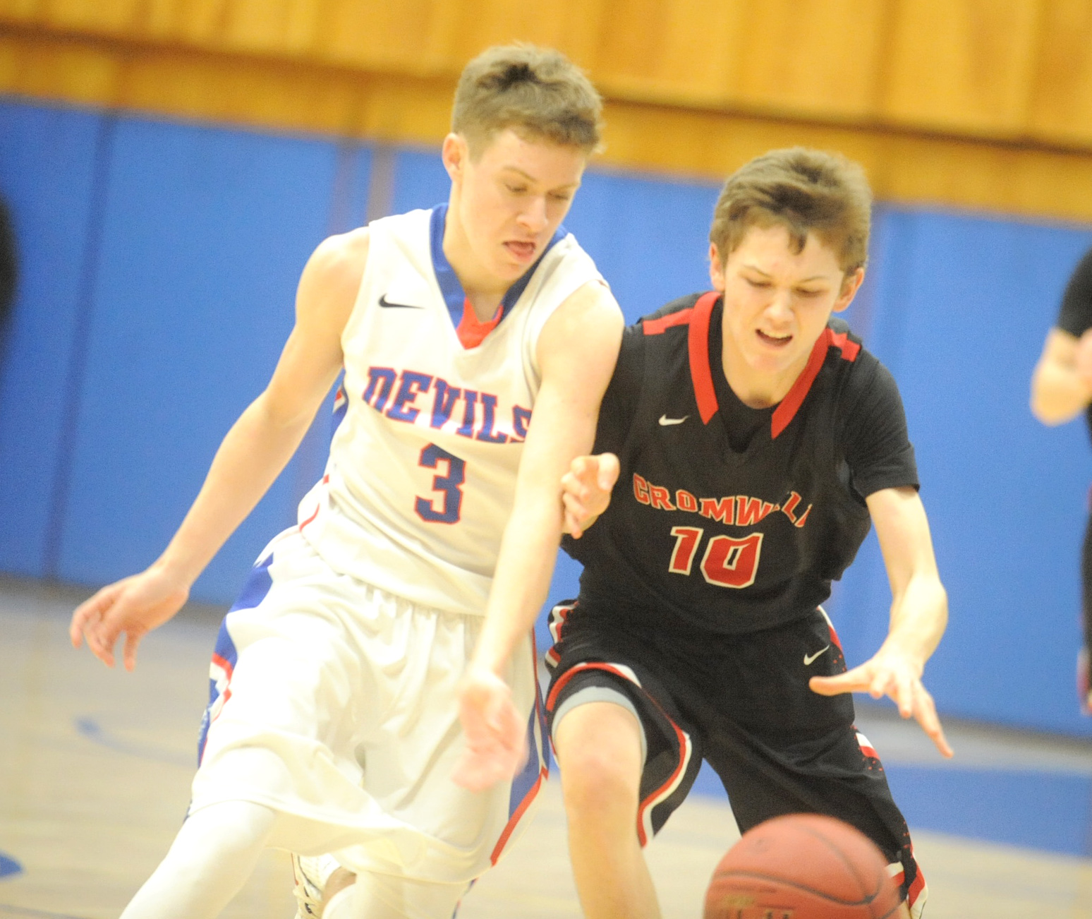 Boys basketball: Coginchaug dedicates win over Cromwell to Camp