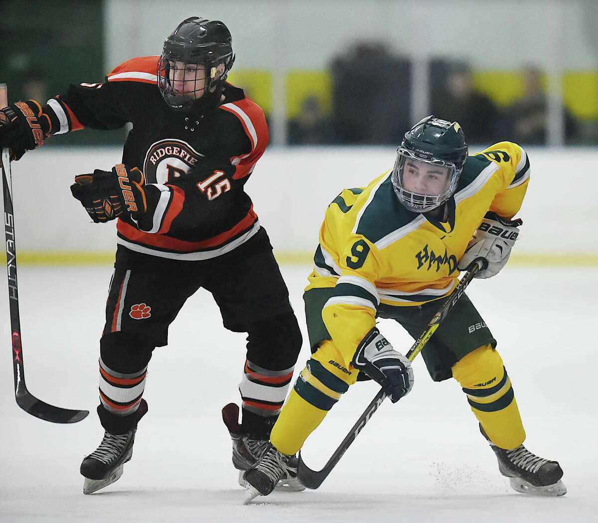 Thursday's boys hockey roundup: No. 1 Ridgefield edges No. 6 Hamden