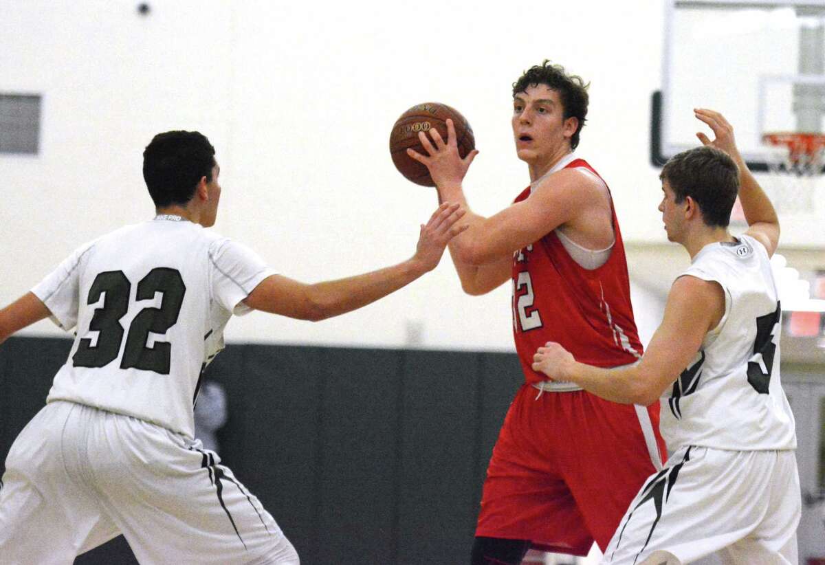 Boys Basketball: Fairfield Prep holds off Guilford in SCC first round