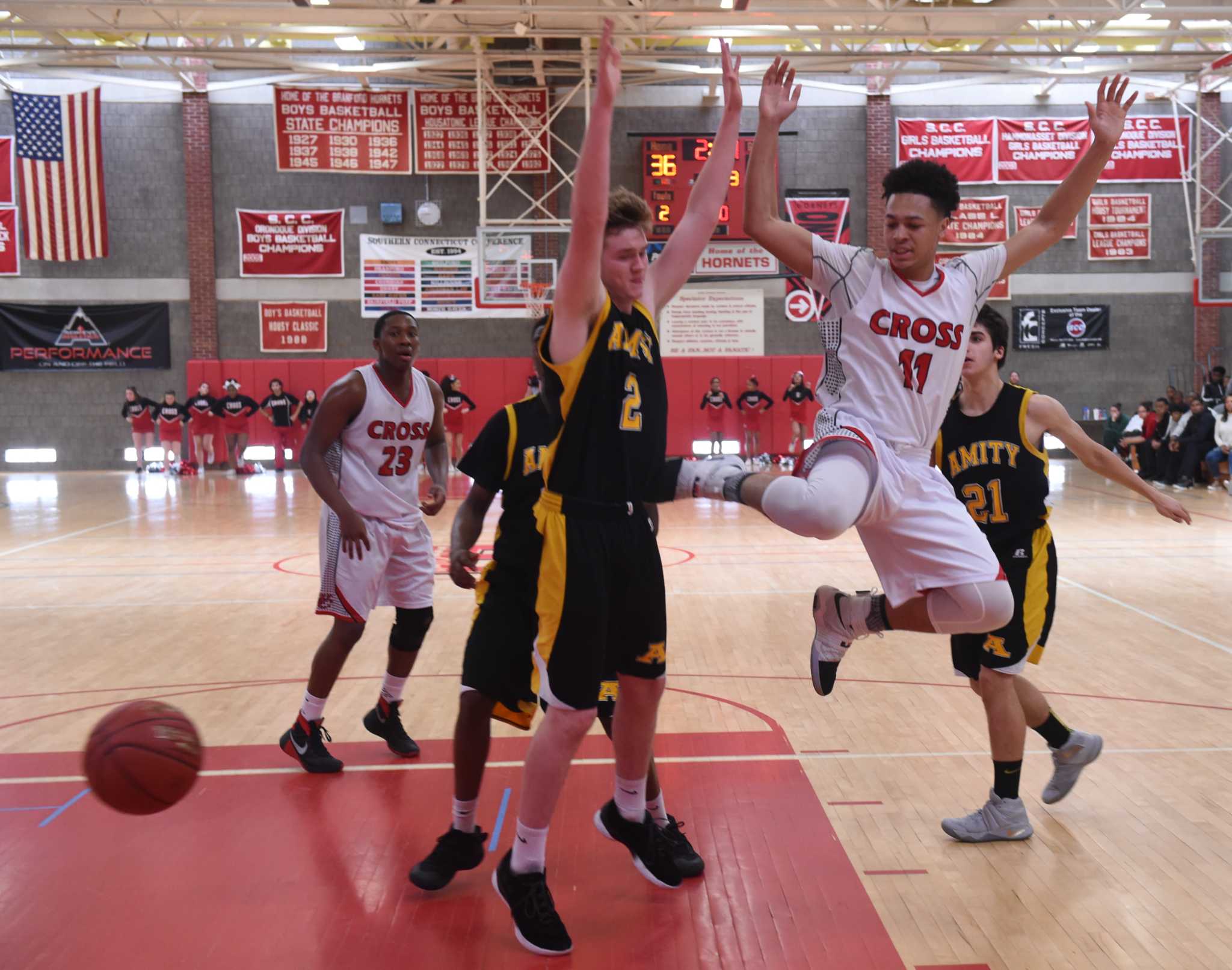 Boys basketball notebook: It's the SCC vs. the FCIAC all over again ...