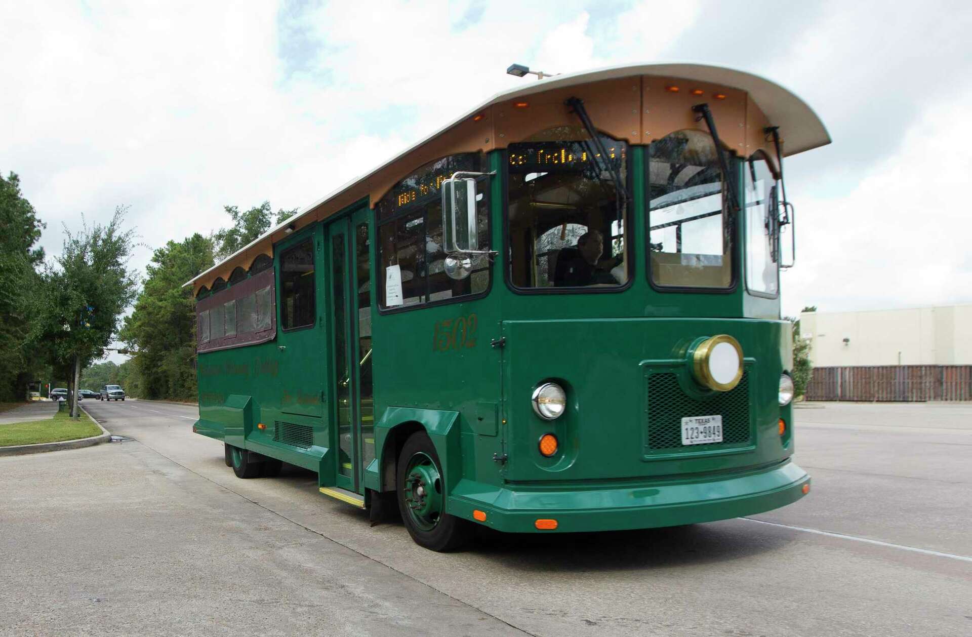 Woodlands approves bus fare increase, 6 new trolleys