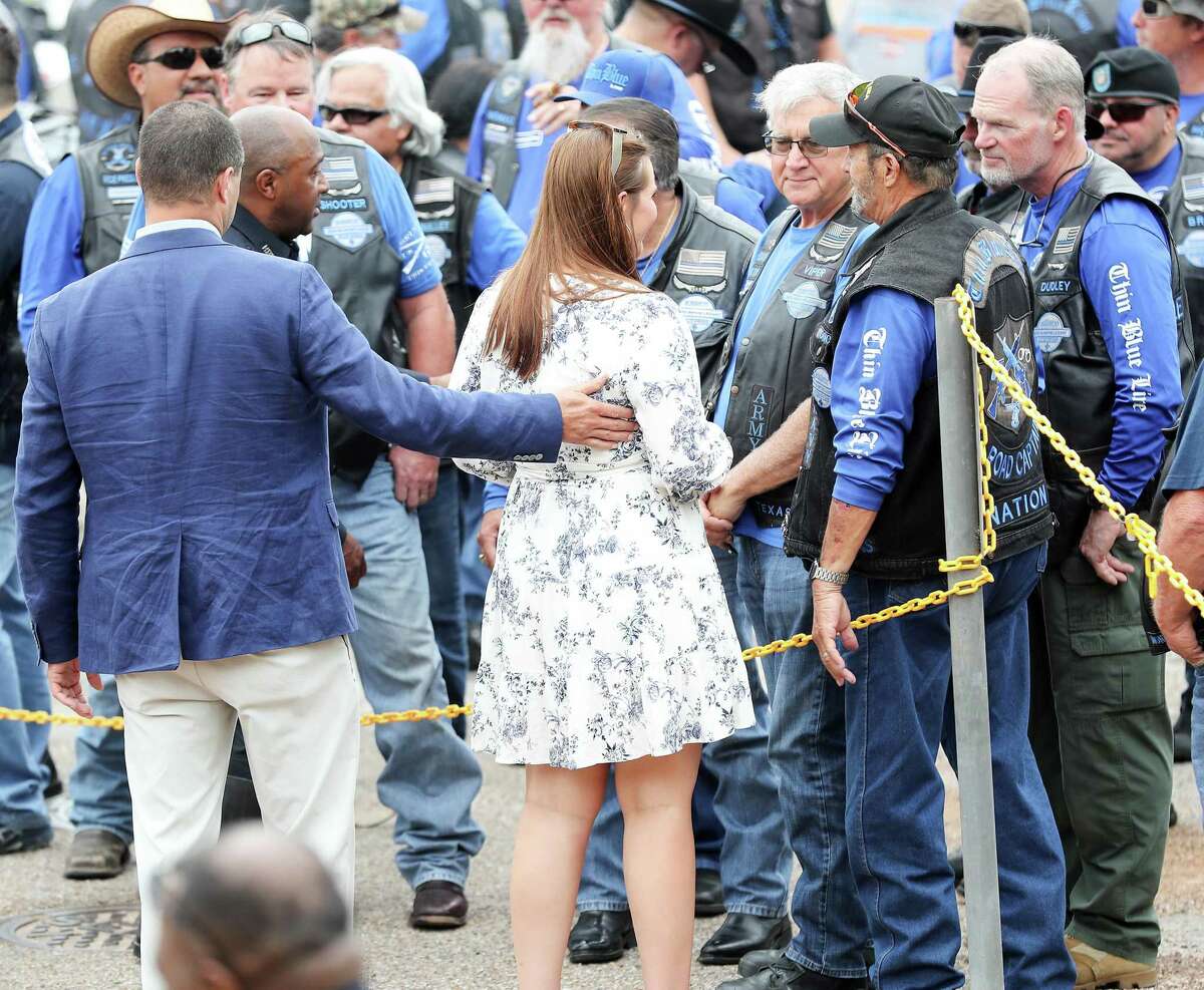 Convicted killer Carl Wayne Buntion executed for 1990 slaying of HPD ...