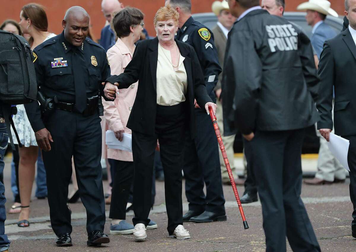 Convicted killer Carl Wayne Buntion executed for 1990 slaying of HPD ...