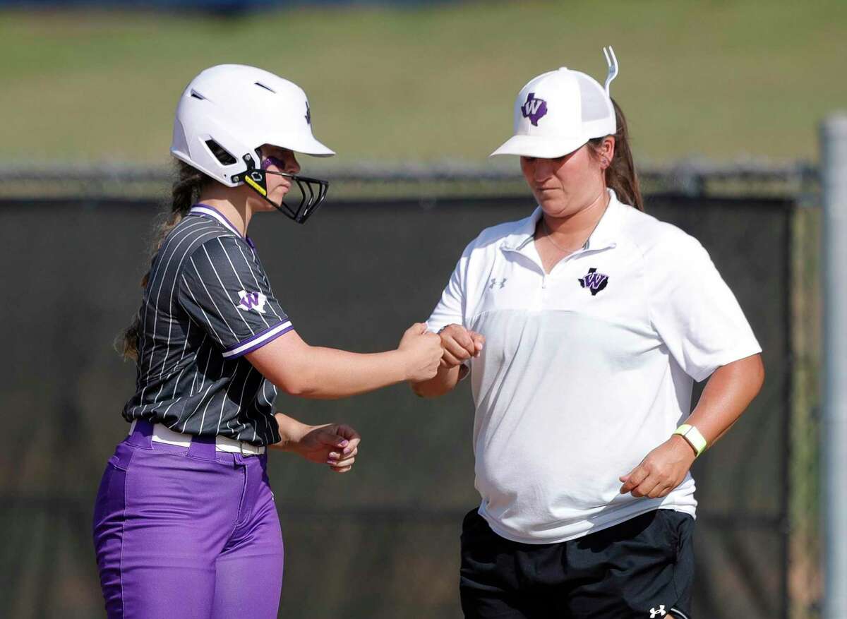 Willis knocks off Conroe to clinch playoff spot