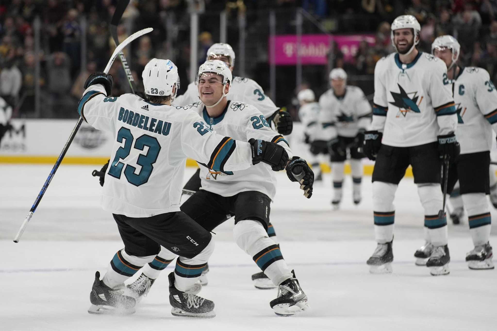 A stunner in Las Vegas: Sharks score with 0.9 to play, then win in shootout