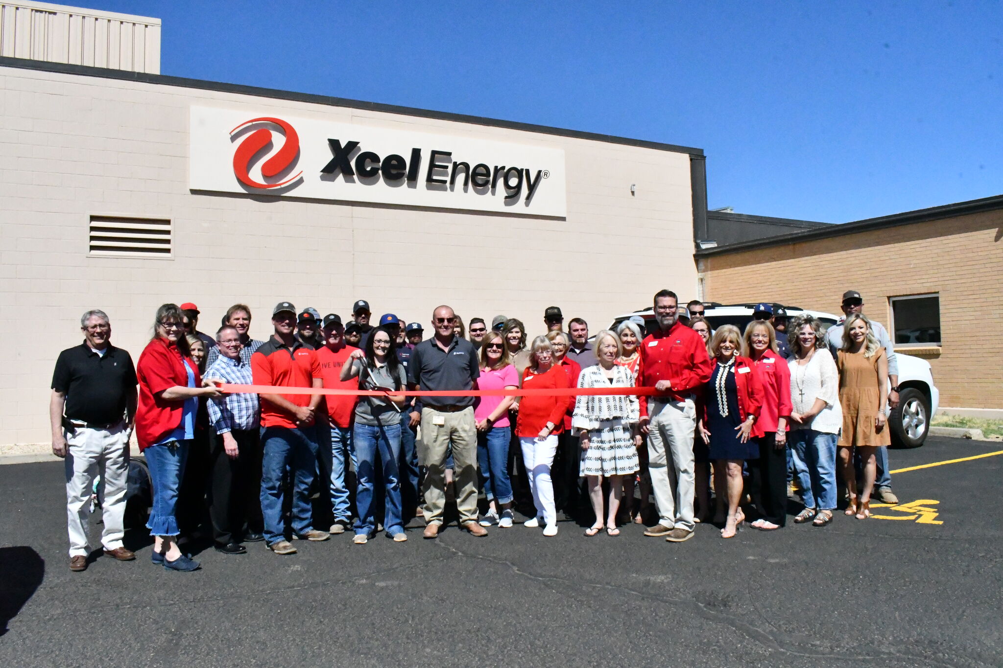 Xcel Energy cuts ribbon at Plainview facility