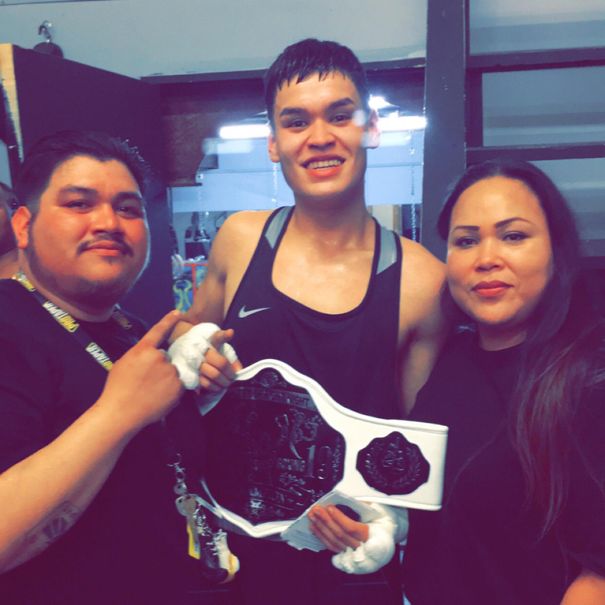 Willis alum Rivera turns life around with boxing