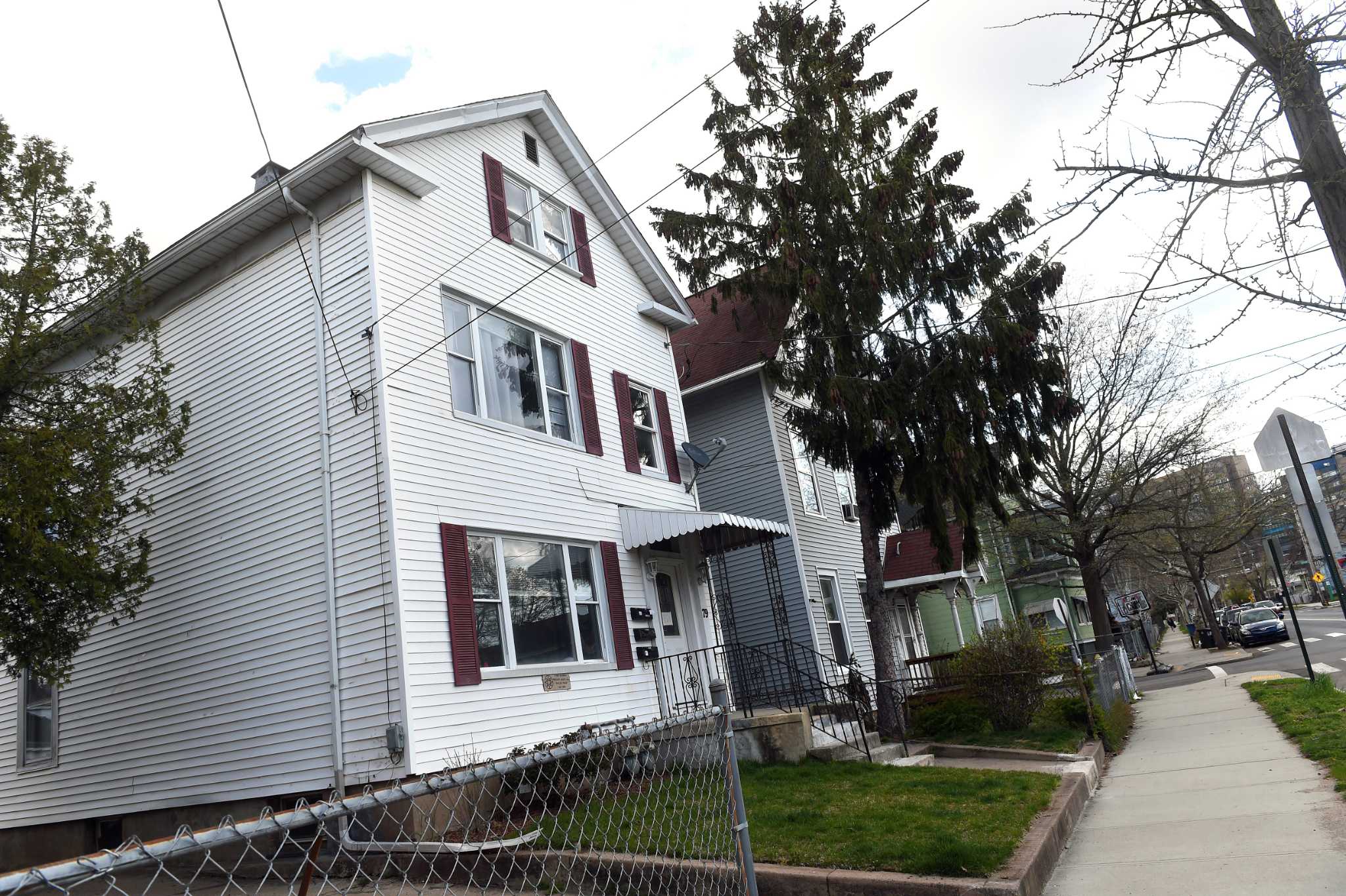 Sober houses save lives, but critics say lack of regulation puts ...