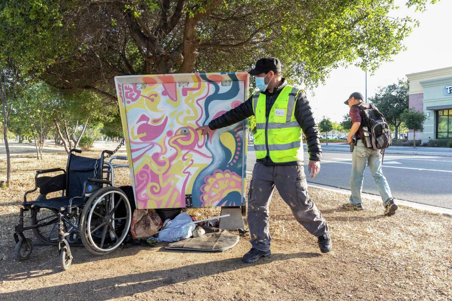 Inside the DIY effort to deliver tiny homes to homeless people: $1,000 ...