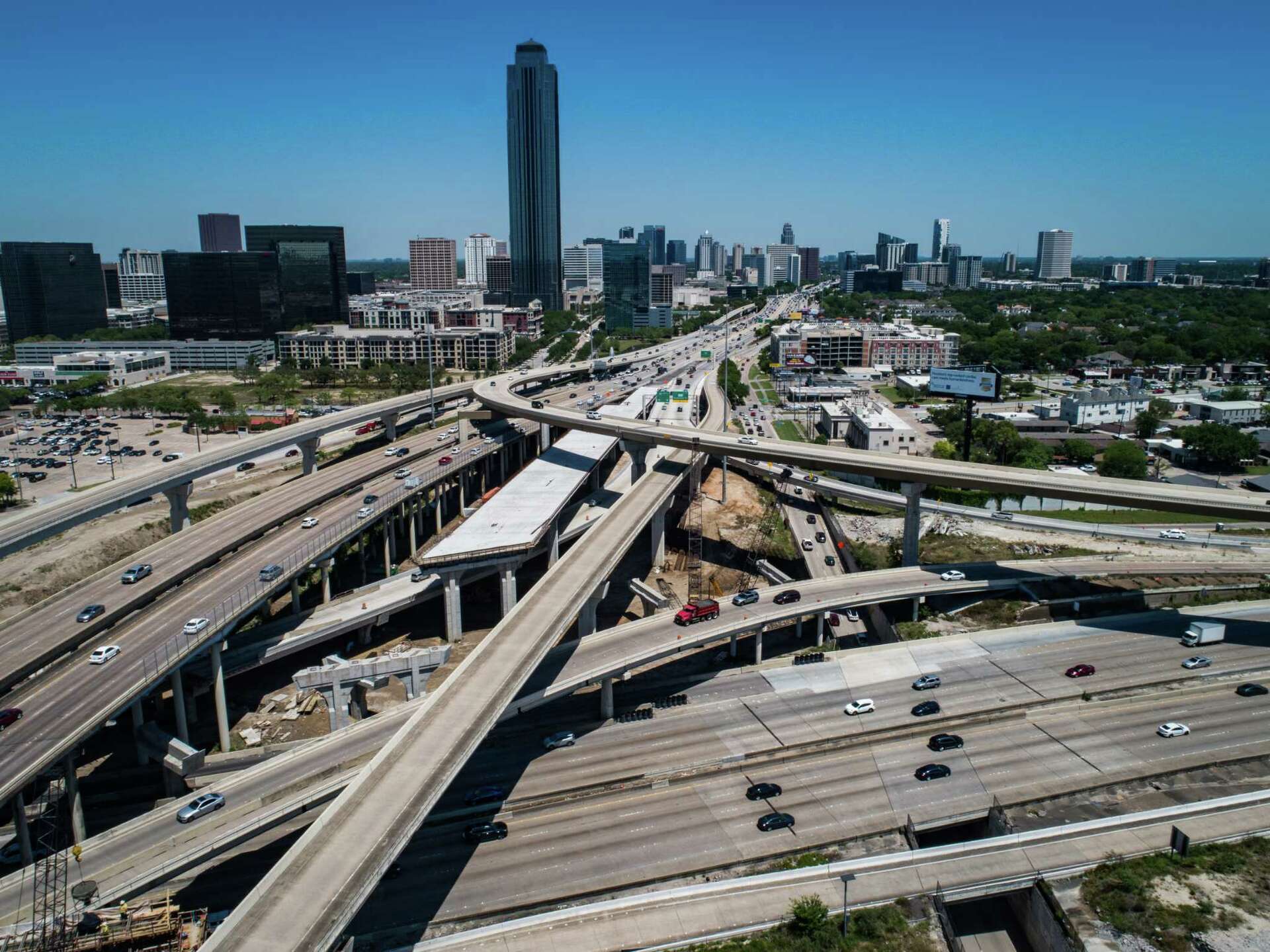 610-69 interchange work closing southbound loop lanes