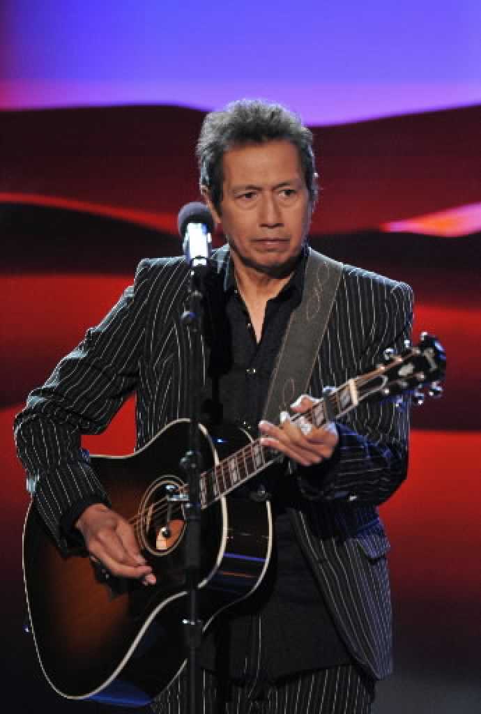 Escovedo looks back and finds way to make rock new