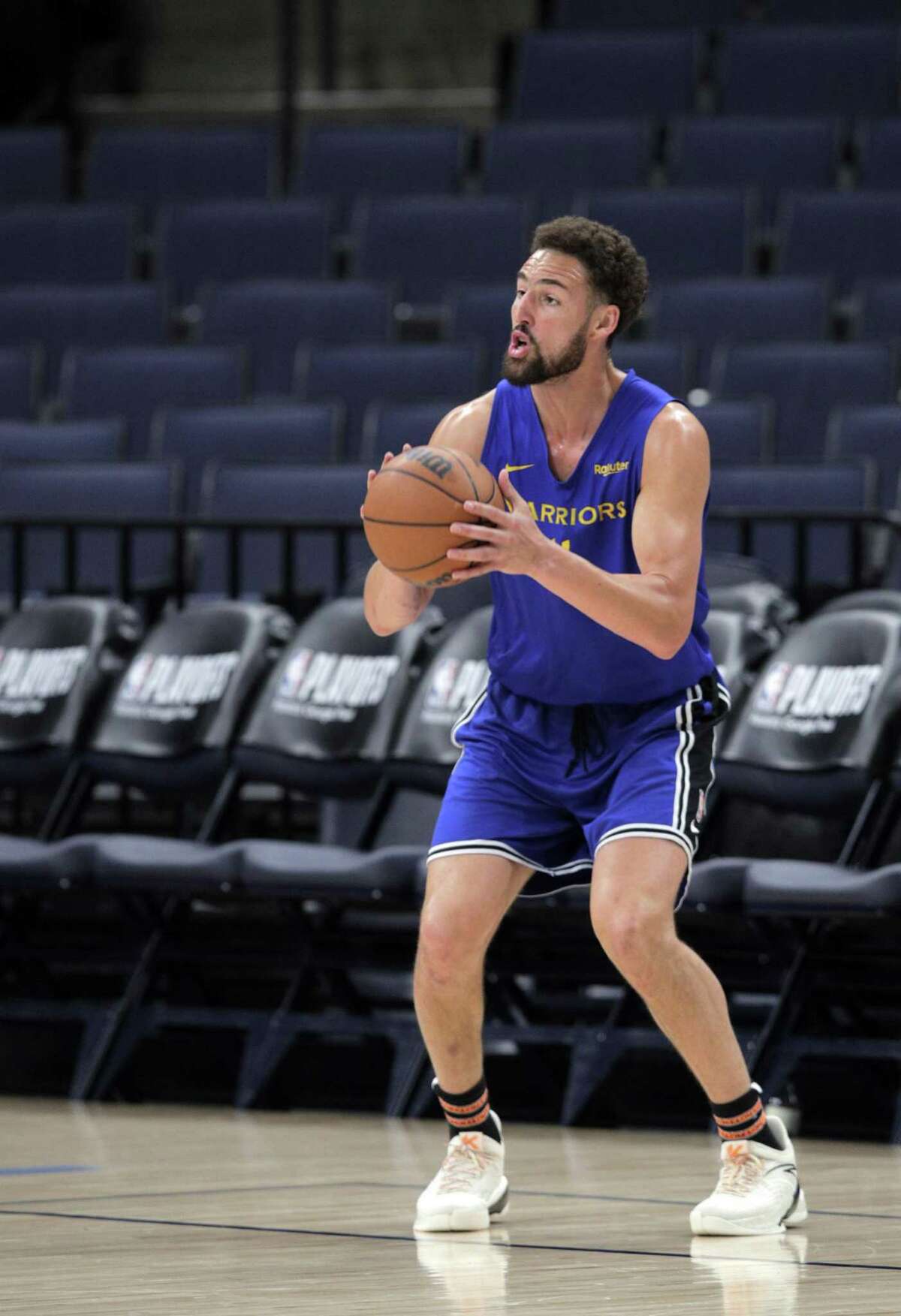 Warriors’ Klay Thompson ready for Game 2 vs. Grizzlies, joins Gary ...