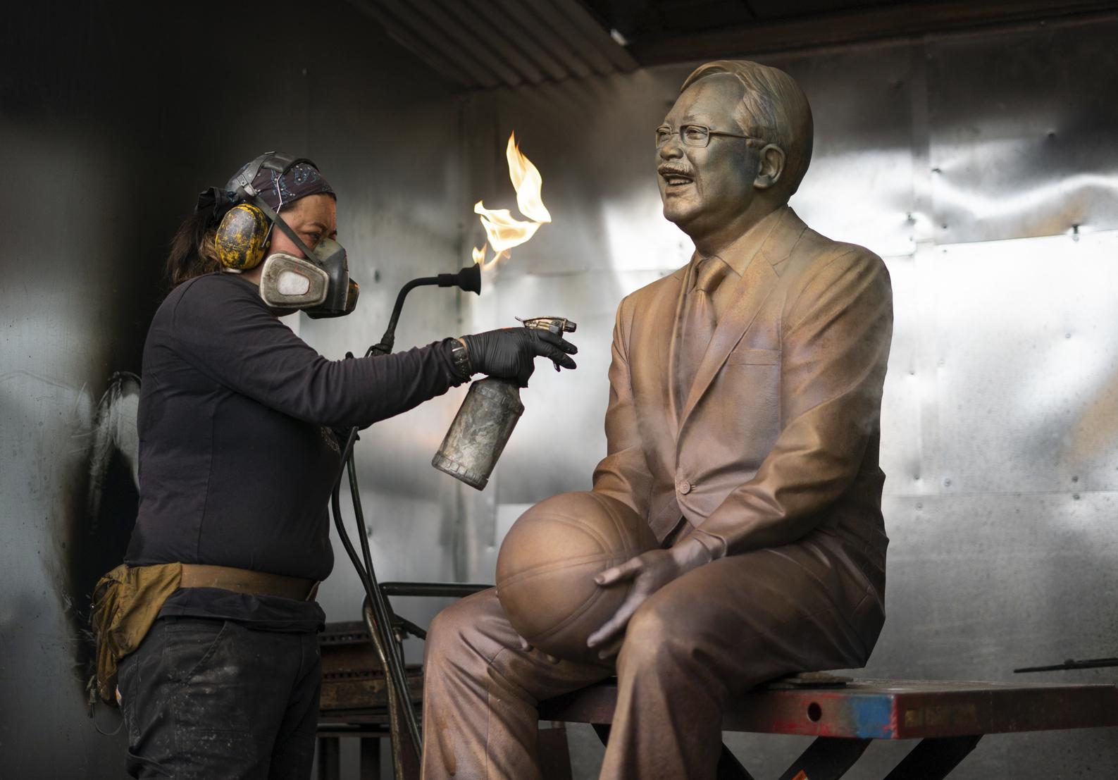 Warriors to unveil statue of S.F. Mayor Ed Lee outside Chase Center