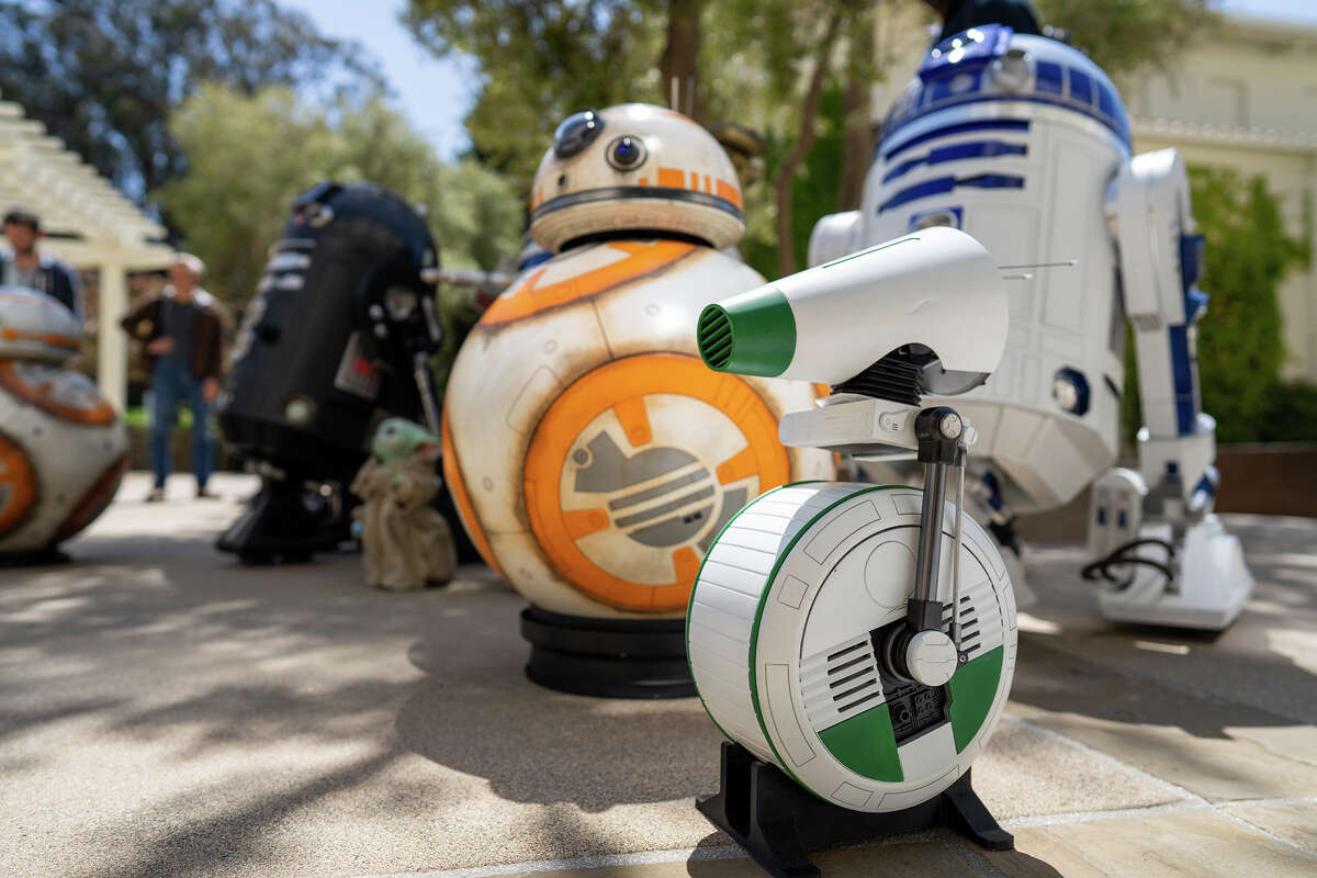Bay Area 'Star Wars' fans spend thousands building R2-D2s