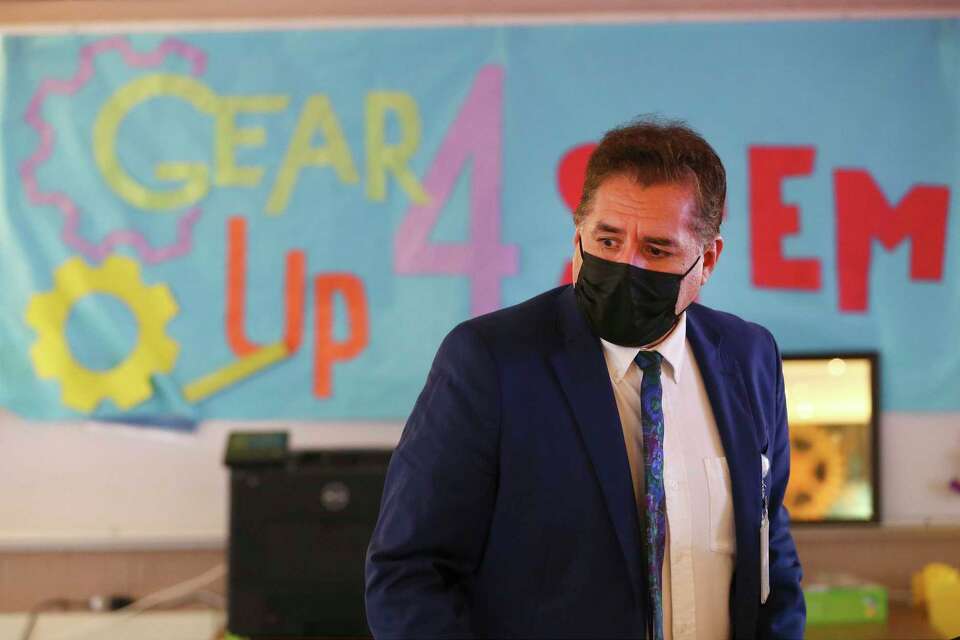 'Rising Star' honor goes to Northside ISD teacher