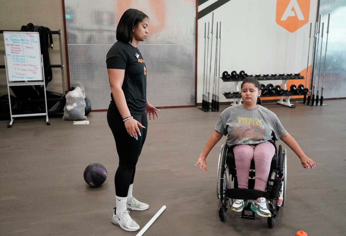 Workouts give Houston mom and paralyzed daughter physical and emotional ...