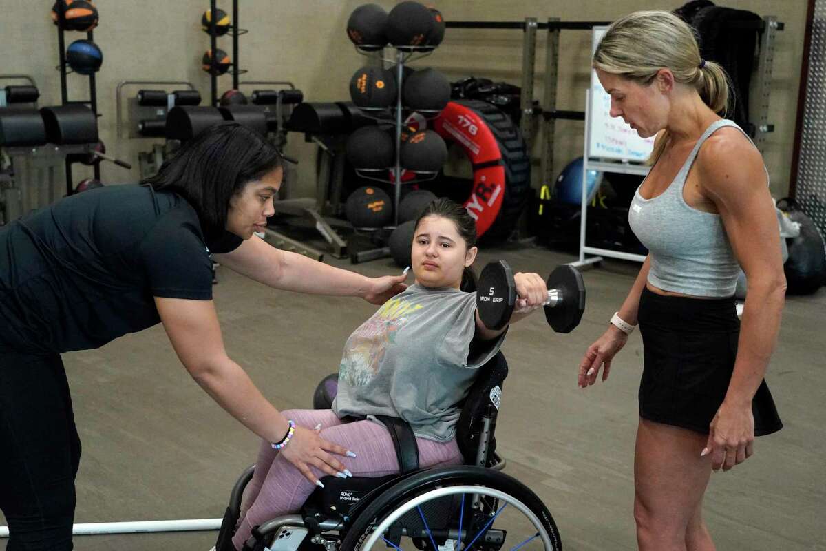 Workouts give Houston mom and paralyzed daughter physical and emotional ...