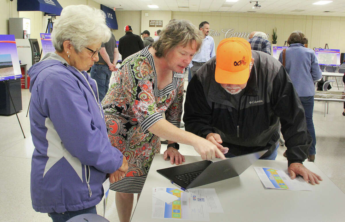 IDOT, MoDOT holds public meeting on I-270 bridge replacement in Granite ...