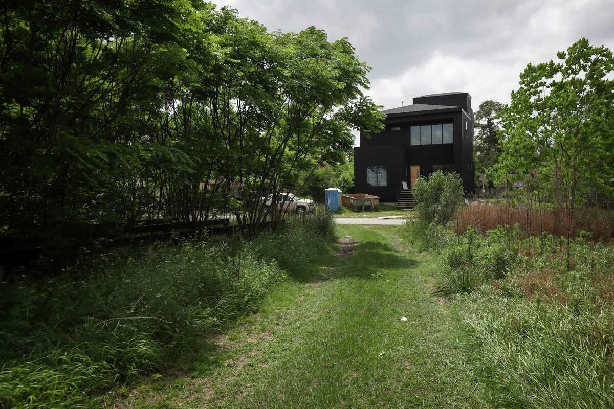 Orange Show neighbors voice concern over planned 'Smokesax ...