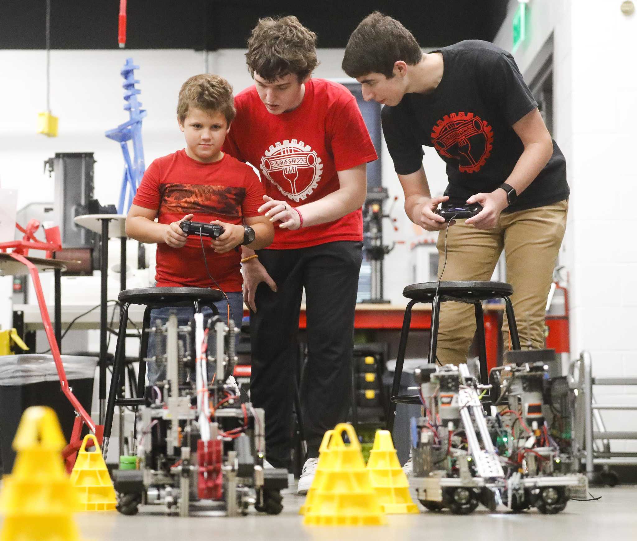 Woodlands High School robotics team helps to inspire young STEM enthusiasts