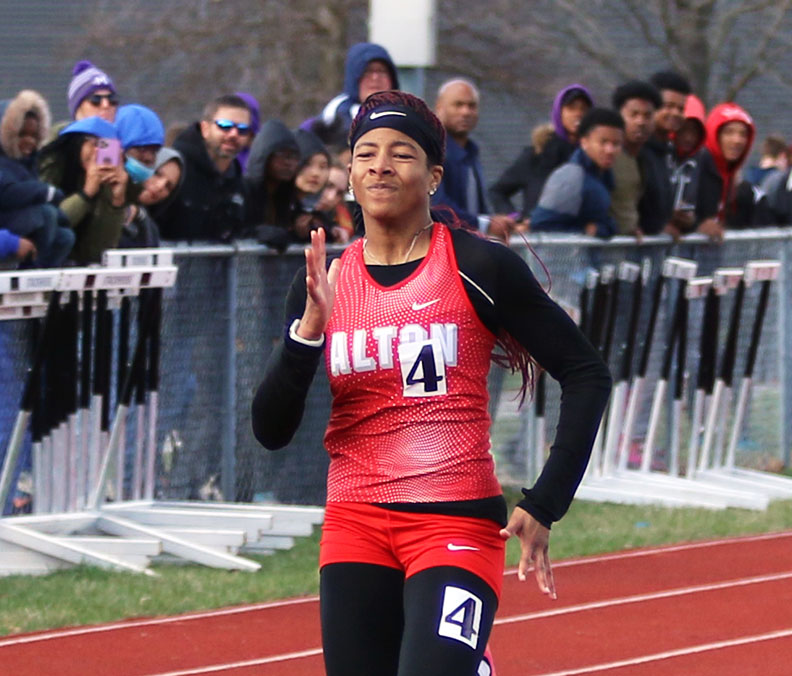 Edwardsville Tigers Alton's Renee Raglin SWC girls track