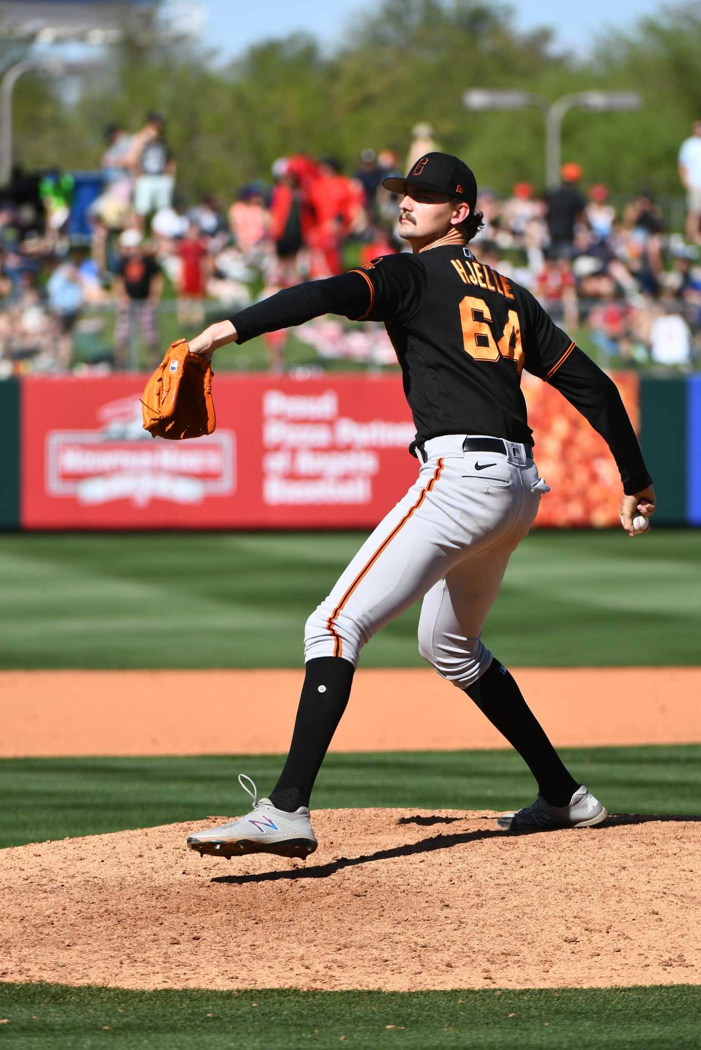 Giants Activate Lamonte Wade Jr Call Up 6 Foot 11 Pitcher Sean Hjelle