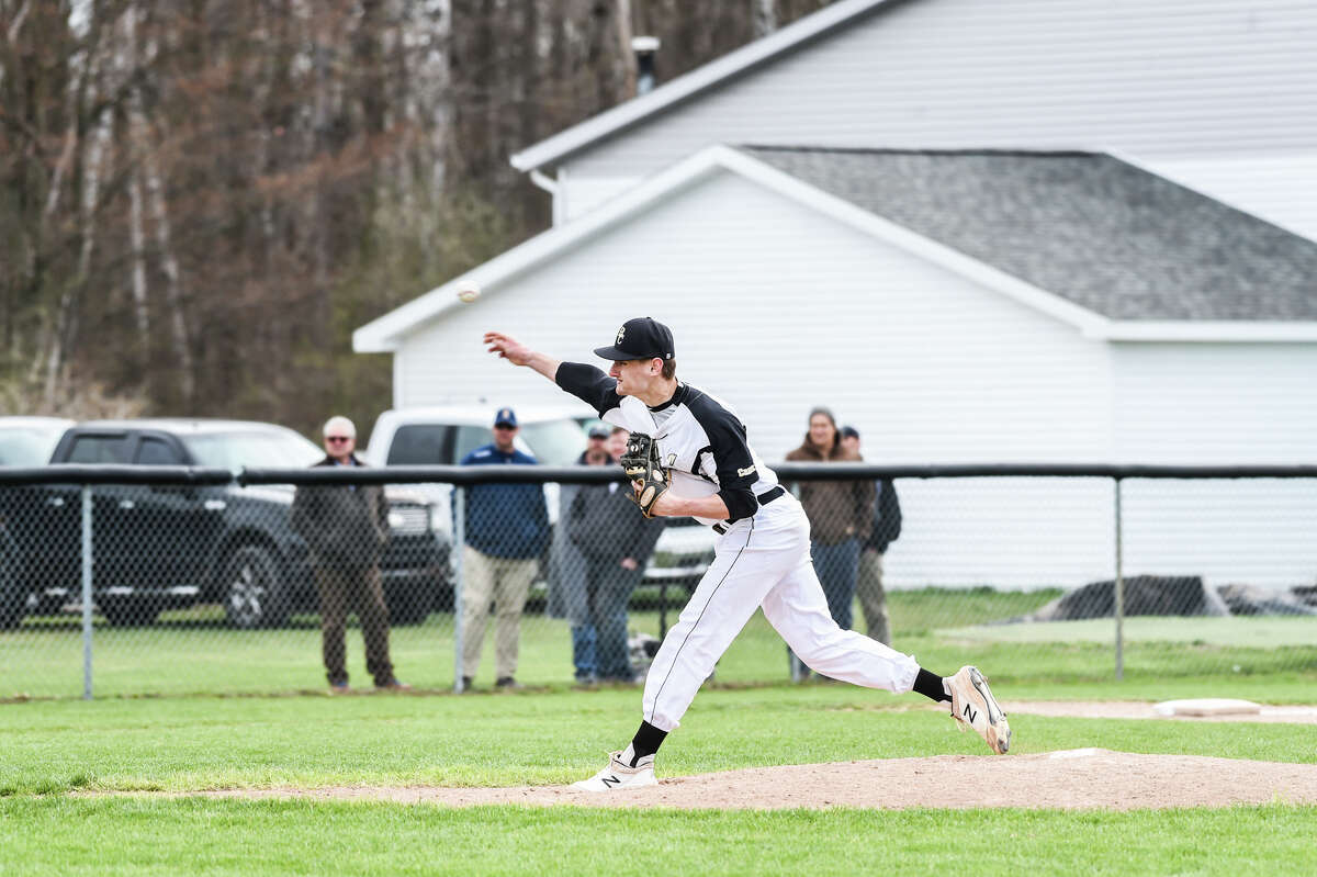 Lancers throttle Ithaca, remain atop TVC standings