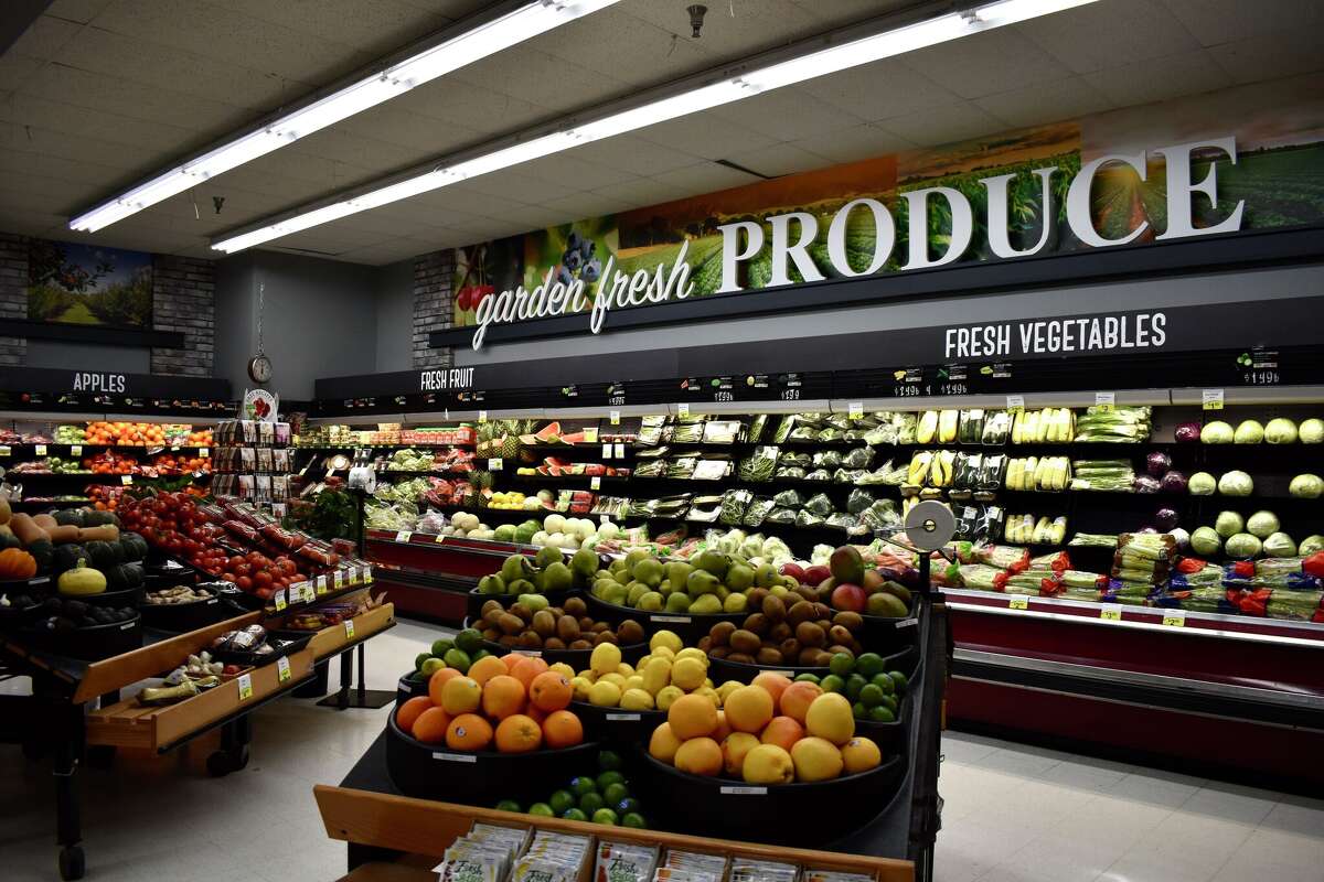 Ribbon-cutting kicks off 100th anniversary of Fate's Market in Remus