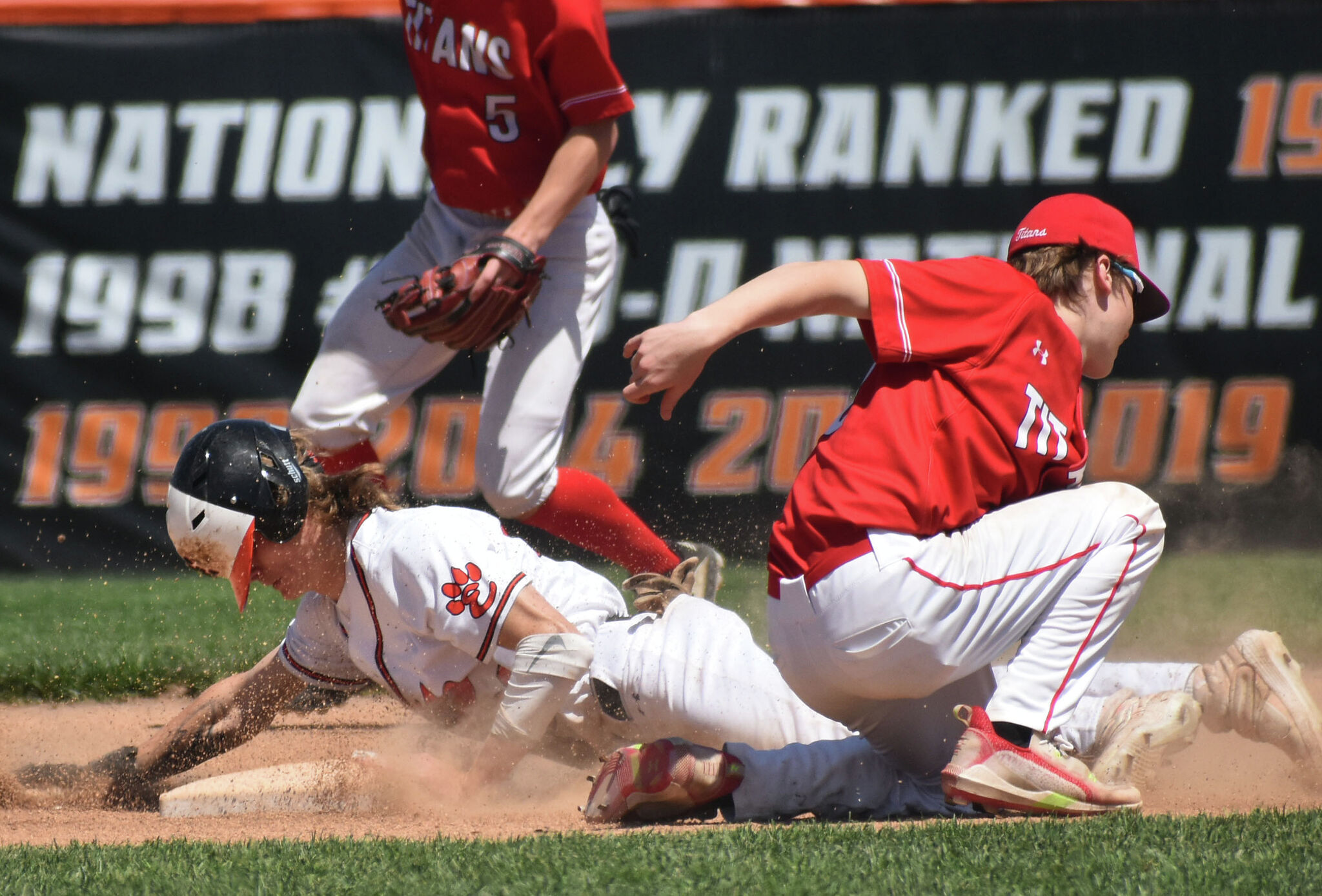 Edwardsville goes 1-2 at Tiger Classic