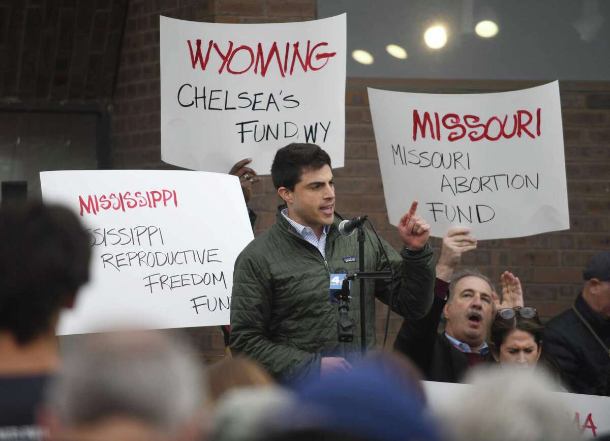 Roe v. Wade overturned, sparking ‘Decision Day’ rallies across CT