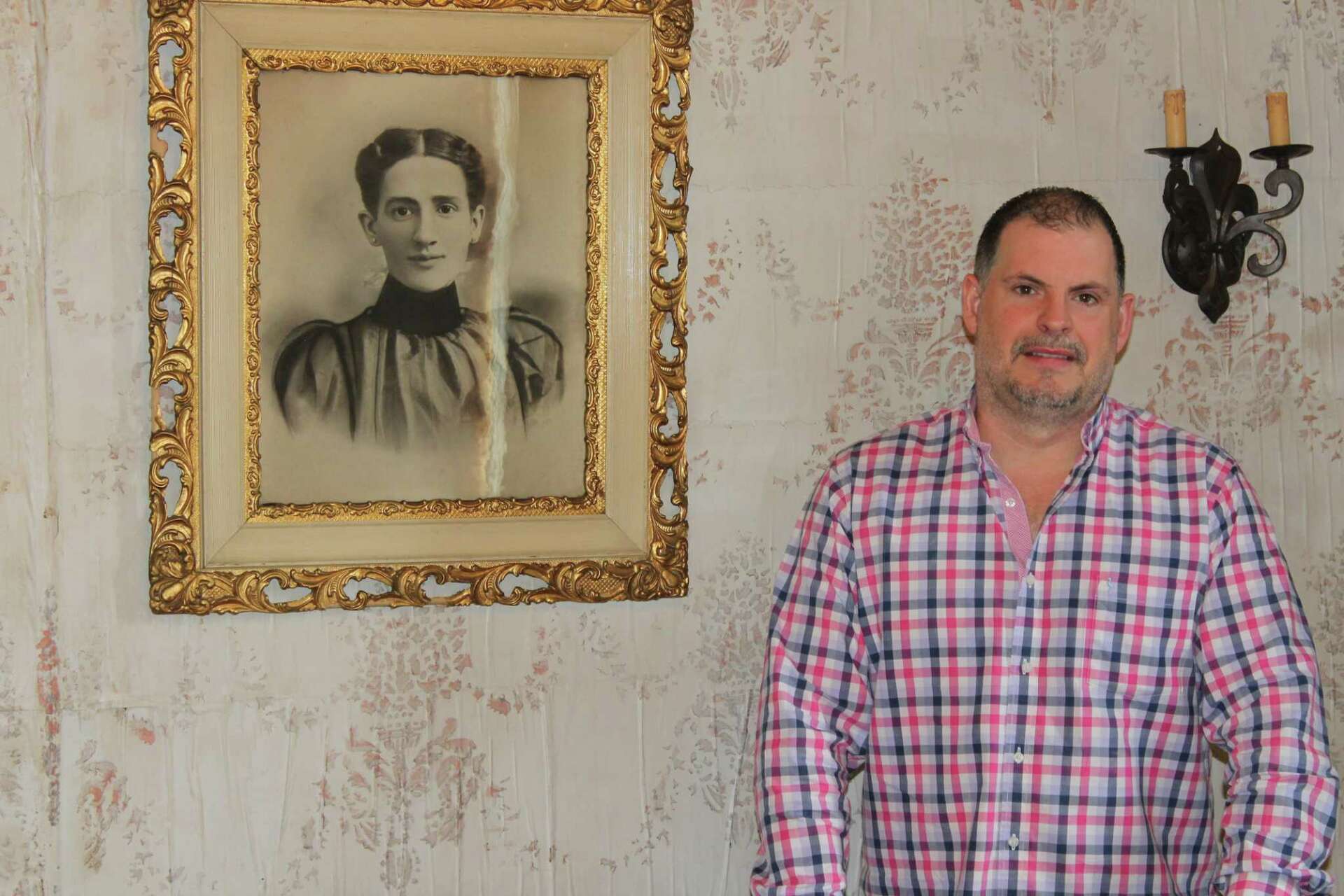 Old Town Spring landmark Wunsche Bros. to celebrate 120th anniversary