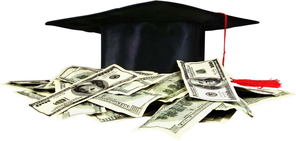 What to give as a graduation gift: A guide