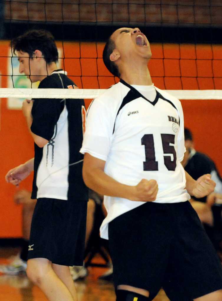 Spartans hold on in a thriller