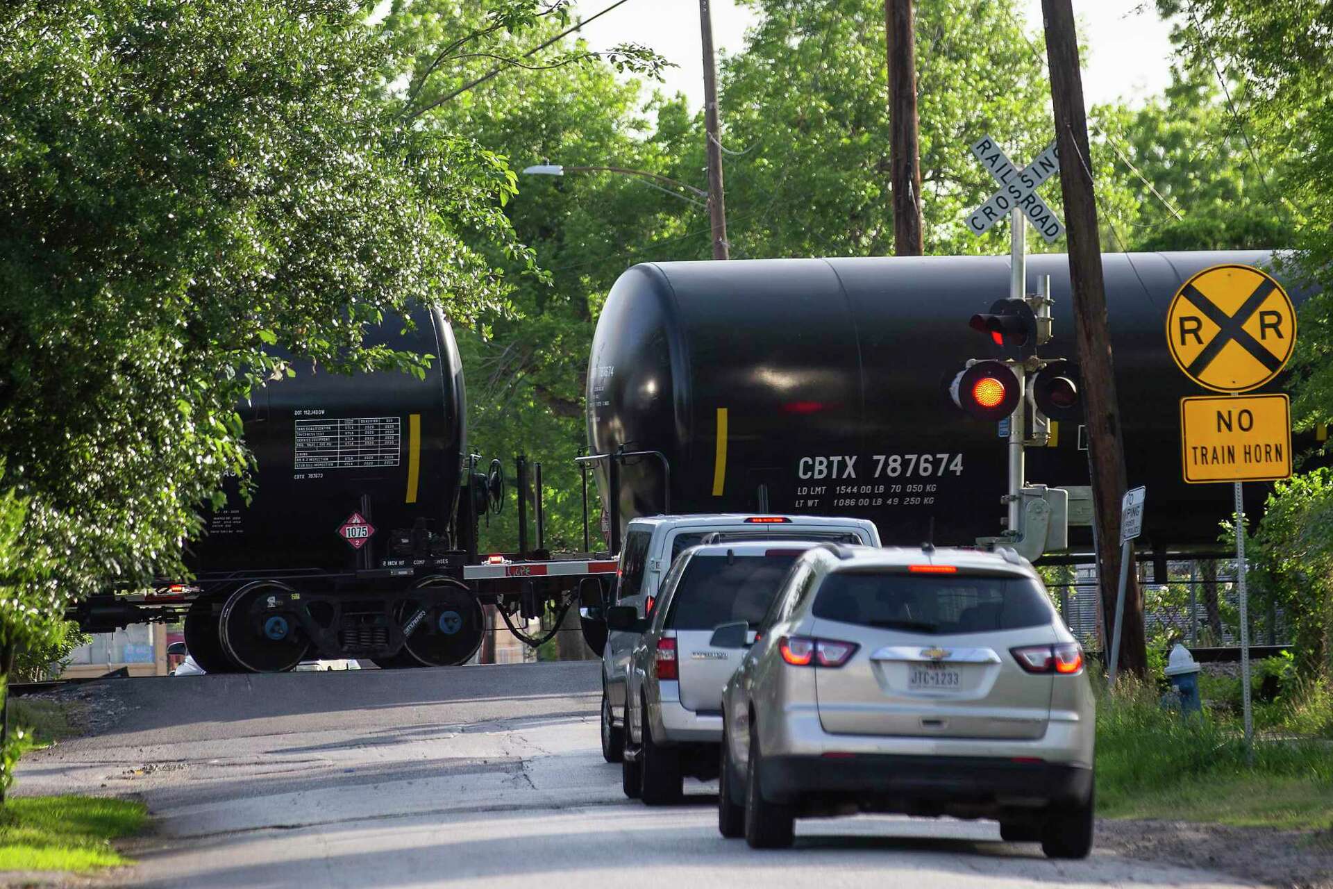 Houston unveils tool to help avoid blocked train crossings