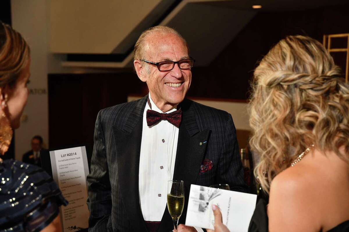 Robert Duff, father of Hilary and Haylie Duff, chairs Houston Symphony ...