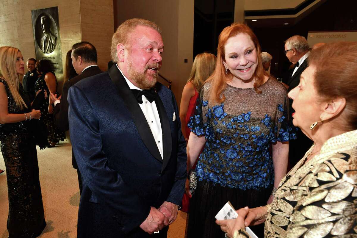 Robert Duff, father of Hilary and Haylie Duff, chairs Houston Symphony ...