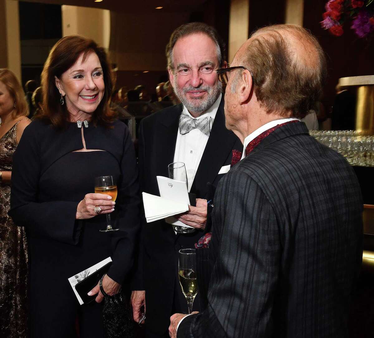 Robert Duff, father of Hilary and Haylie Duff, chairs Houston Symphony’s $650K wine dinner