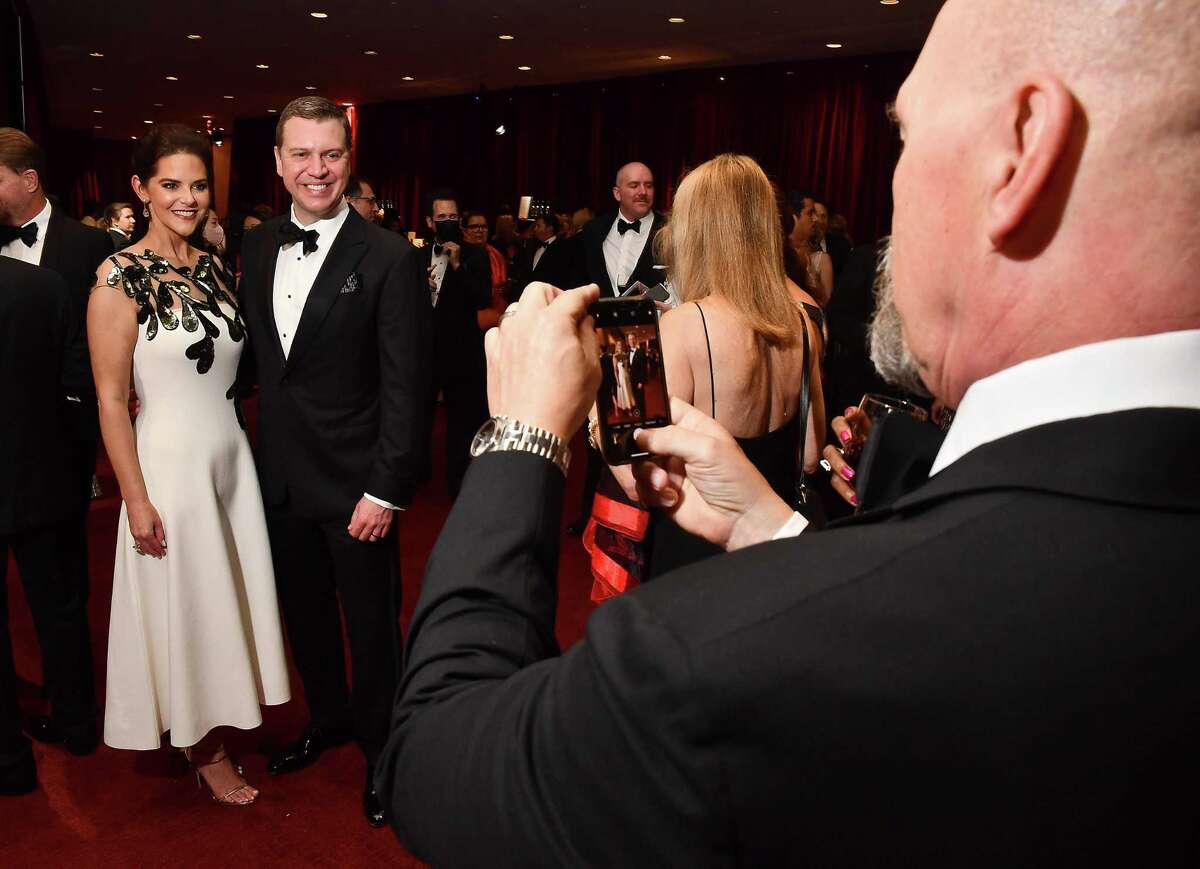 Robert Duff, father of Hilary and Haylie Duff, chairs Houston Symphony ...