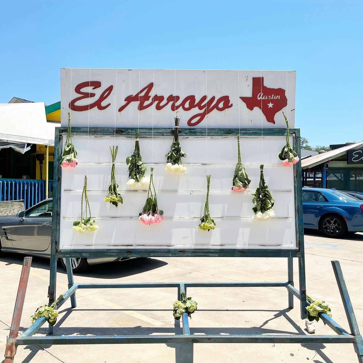 Iconic Texas sign pays tribute to Buffalo mass shooting victims