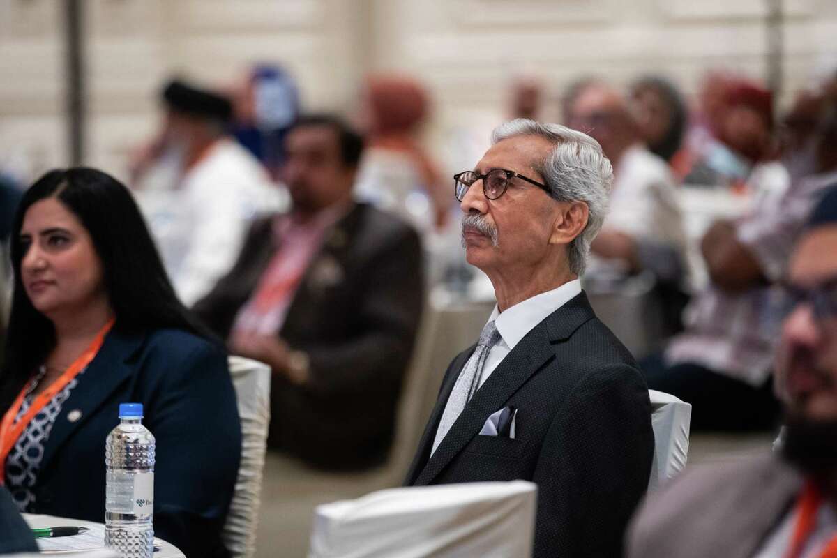 Judge instructs sides in criminal case involving Hidalgo aides to hash out bond conditions