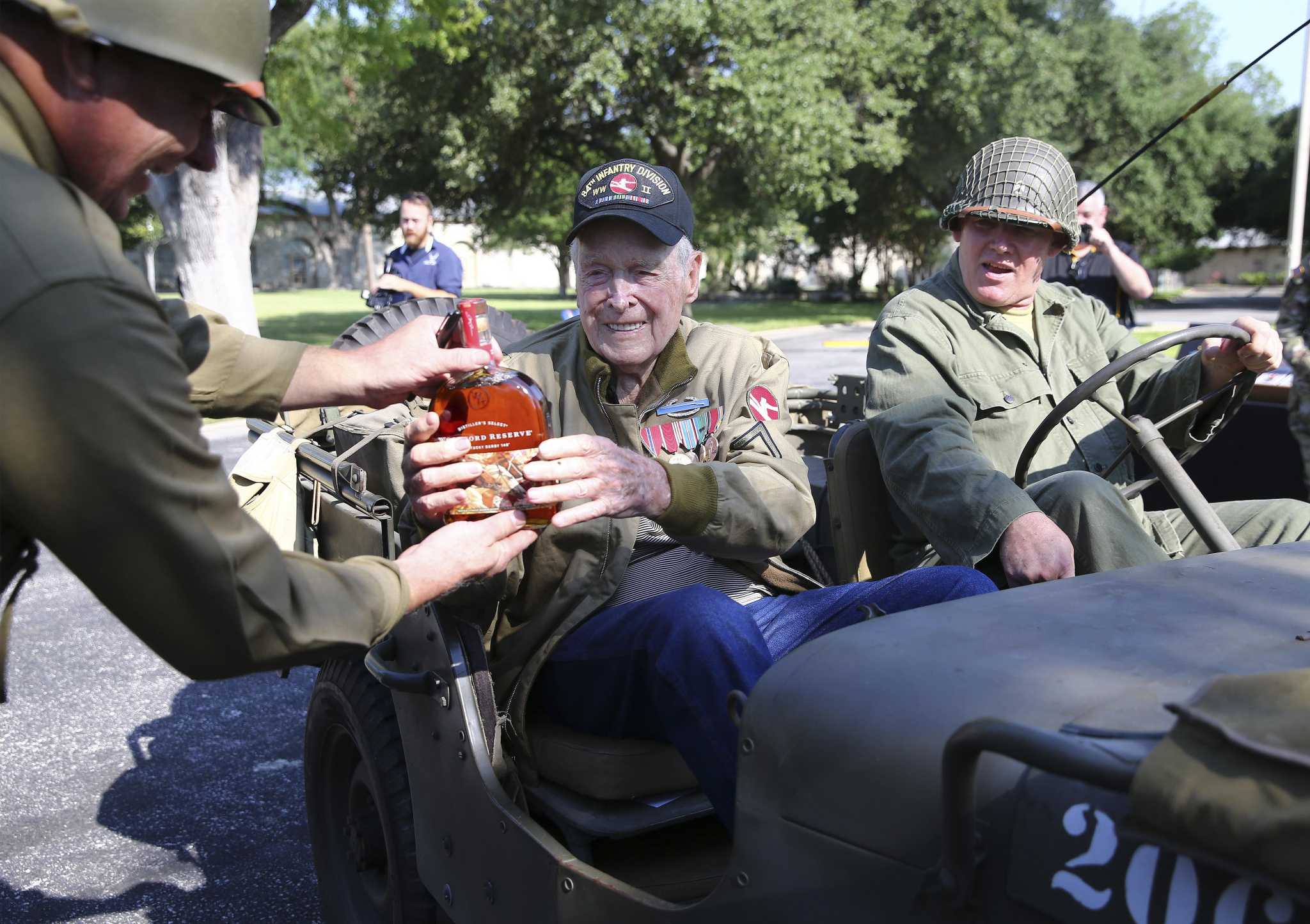 Reid Clanton, D-Day veteran, faked chugging whiskey