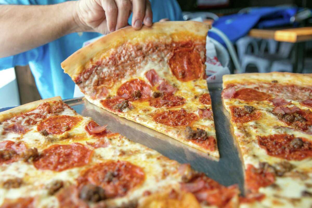 Fat Boy’s Pizza to bring giant slices and 30-inch pies to Houston