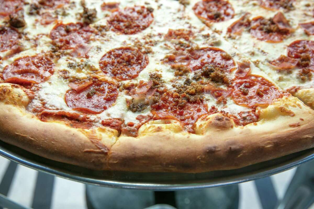 Fat Boy’s Pizza to bring giant slices and 30-inch pies to Houston