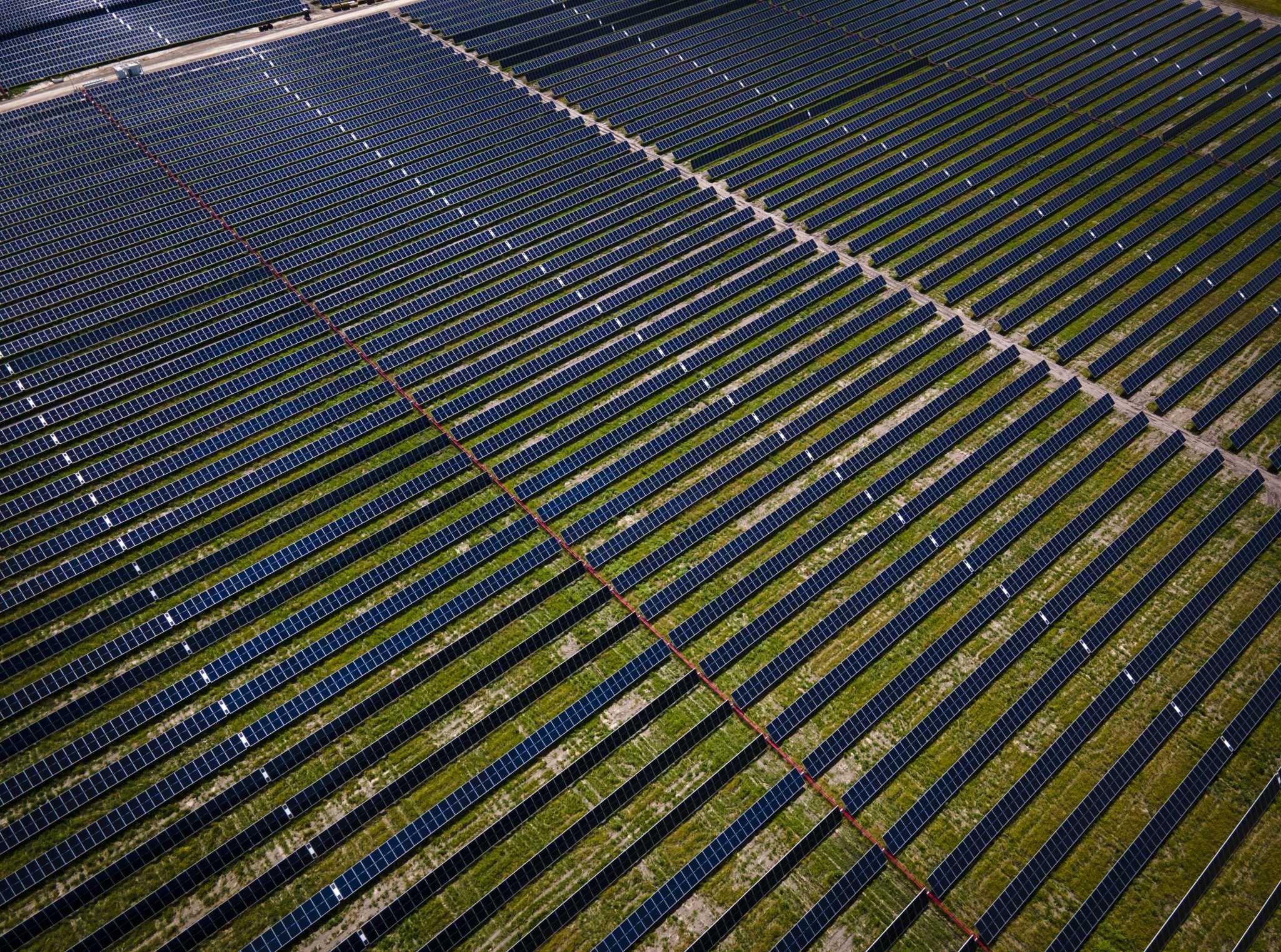 Houston-area solar farm outside ERCOT grid signs corporate clients