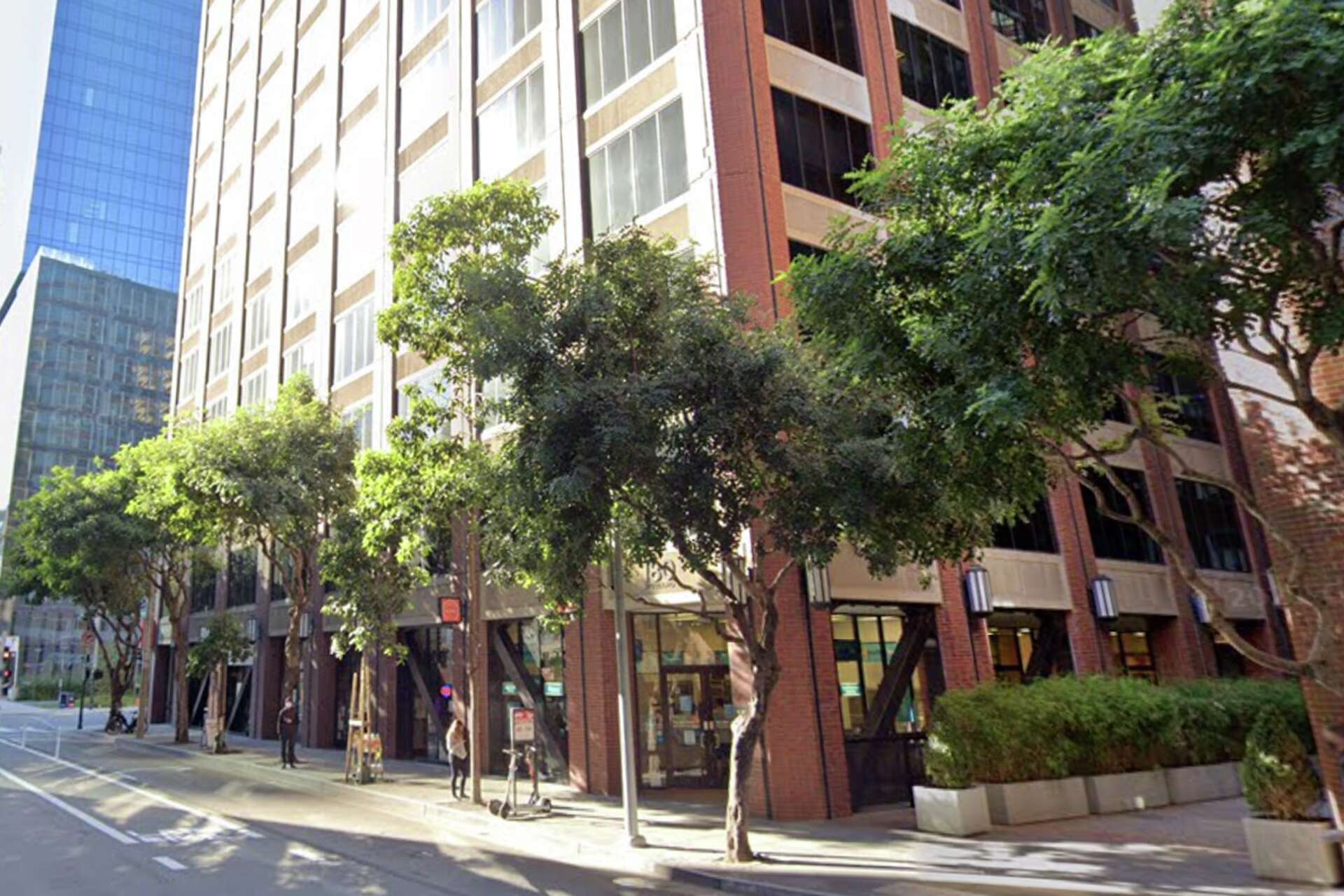 Downtown San Francisco office building sells for below expected price