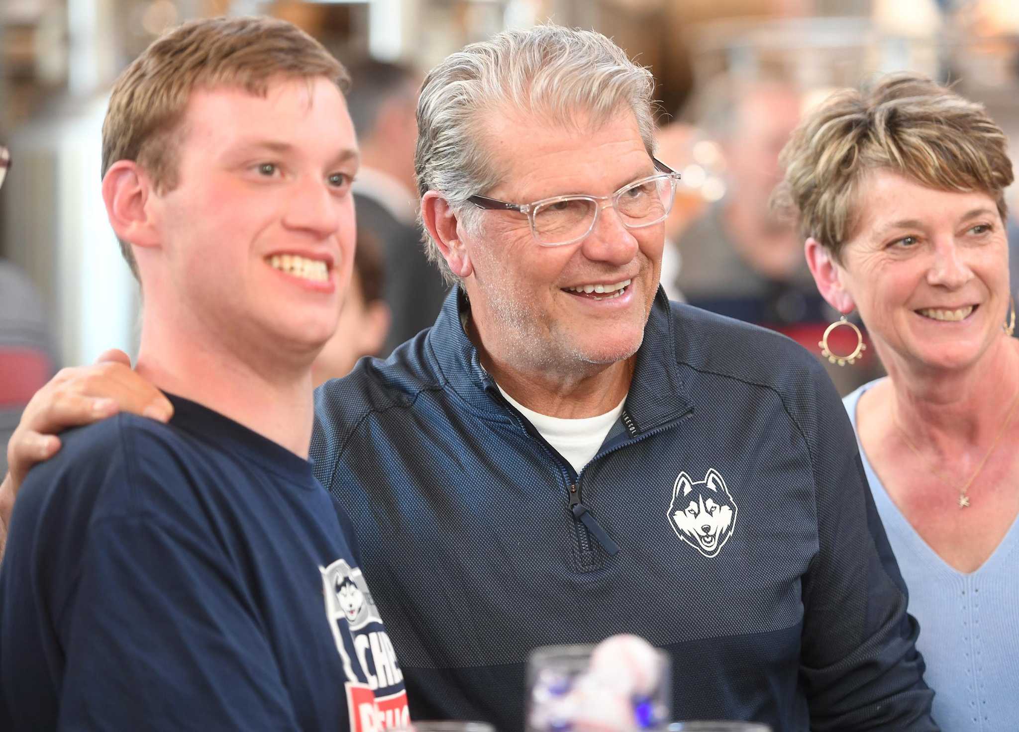 Dan Hurley, Geno Auriemma part of UConn Coaches Road Show